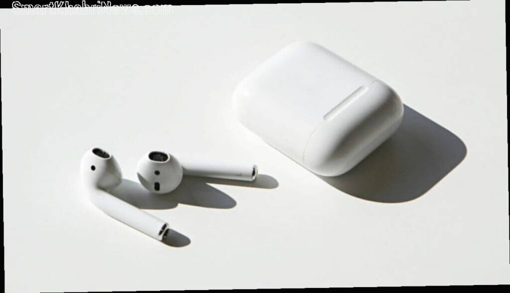 iOS 26 AirPods Features Leaked: Camera Control, Sleep Detection & More Ahead of WWDC 2025 ...
